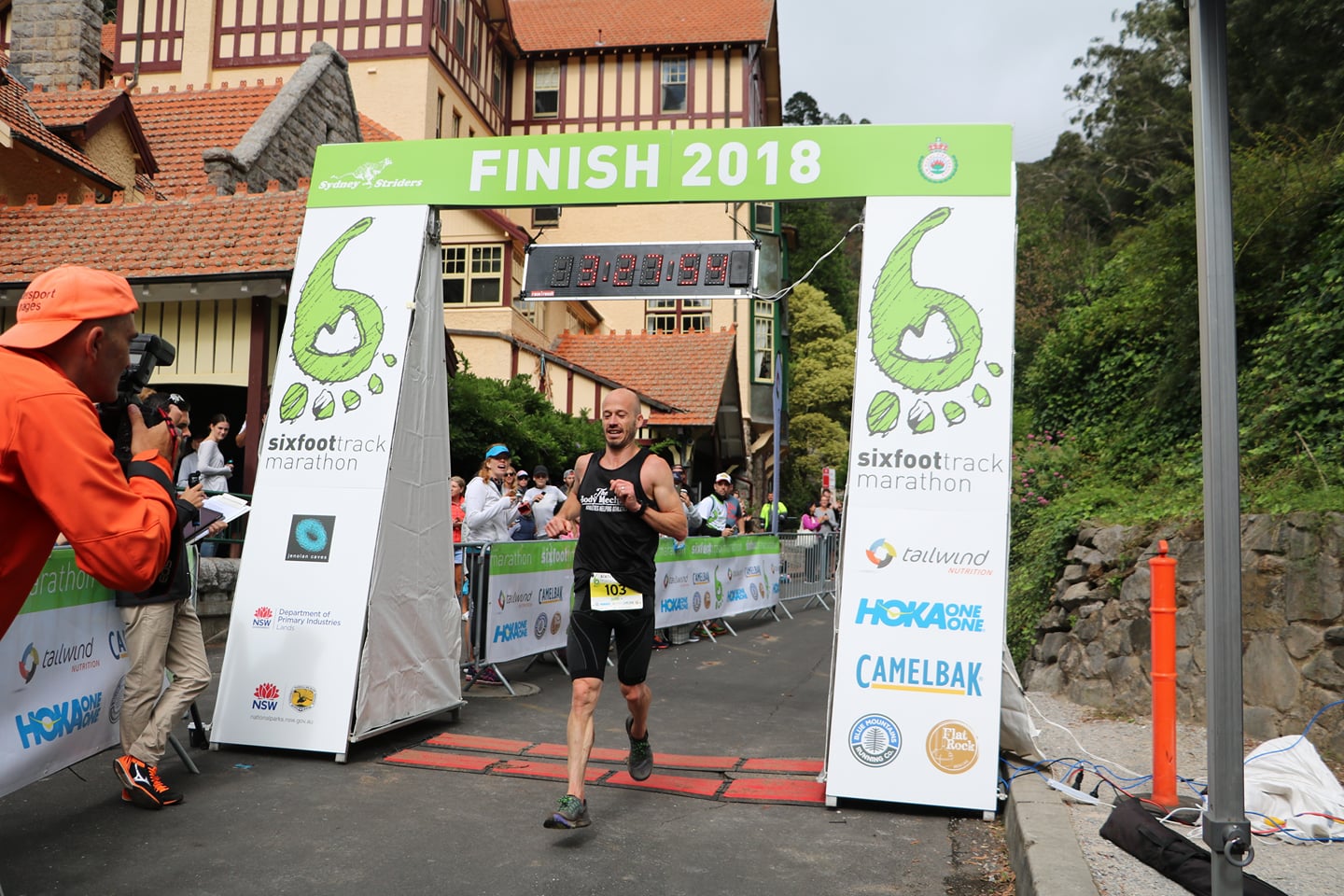 How To Train For the Six Foot Track Marathon - Streek App